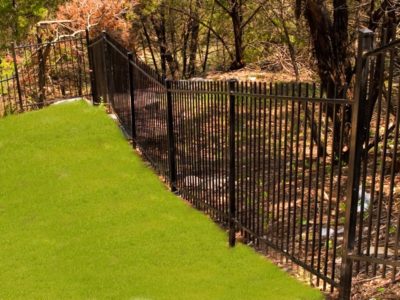 21 Fence on Slope Ideas for Your Backyard in 2025